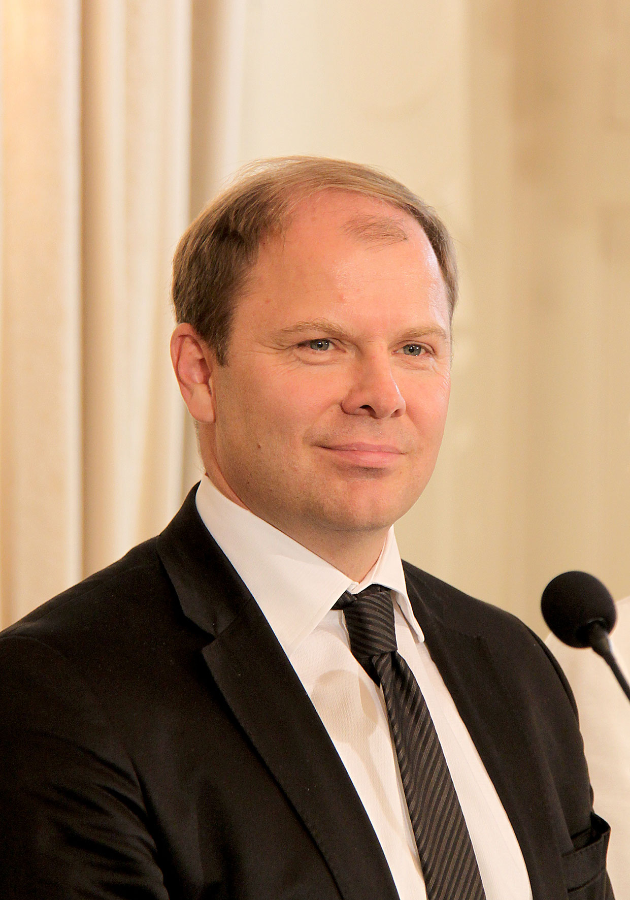 Bernhard Rinner zum Geschäftsführer der Theaterholding bestellt - StVP