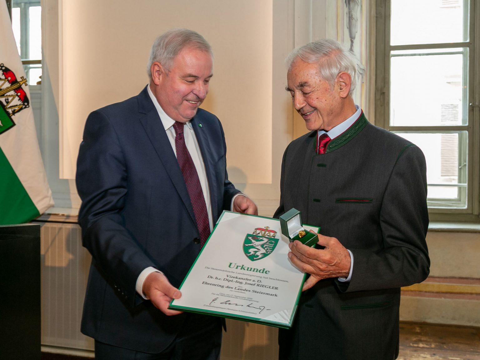 Josef Riegler mit dem Ehrenring des Landes Steiermark ausgezeichnet - StVP