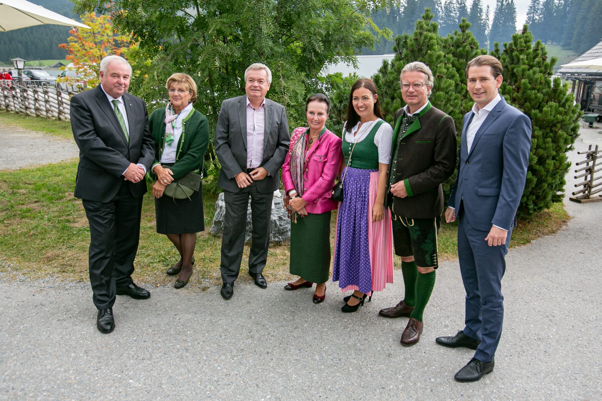 Christopher Drexler feierte 50er mit Wegbegleitern auf der Teichalm - StVP